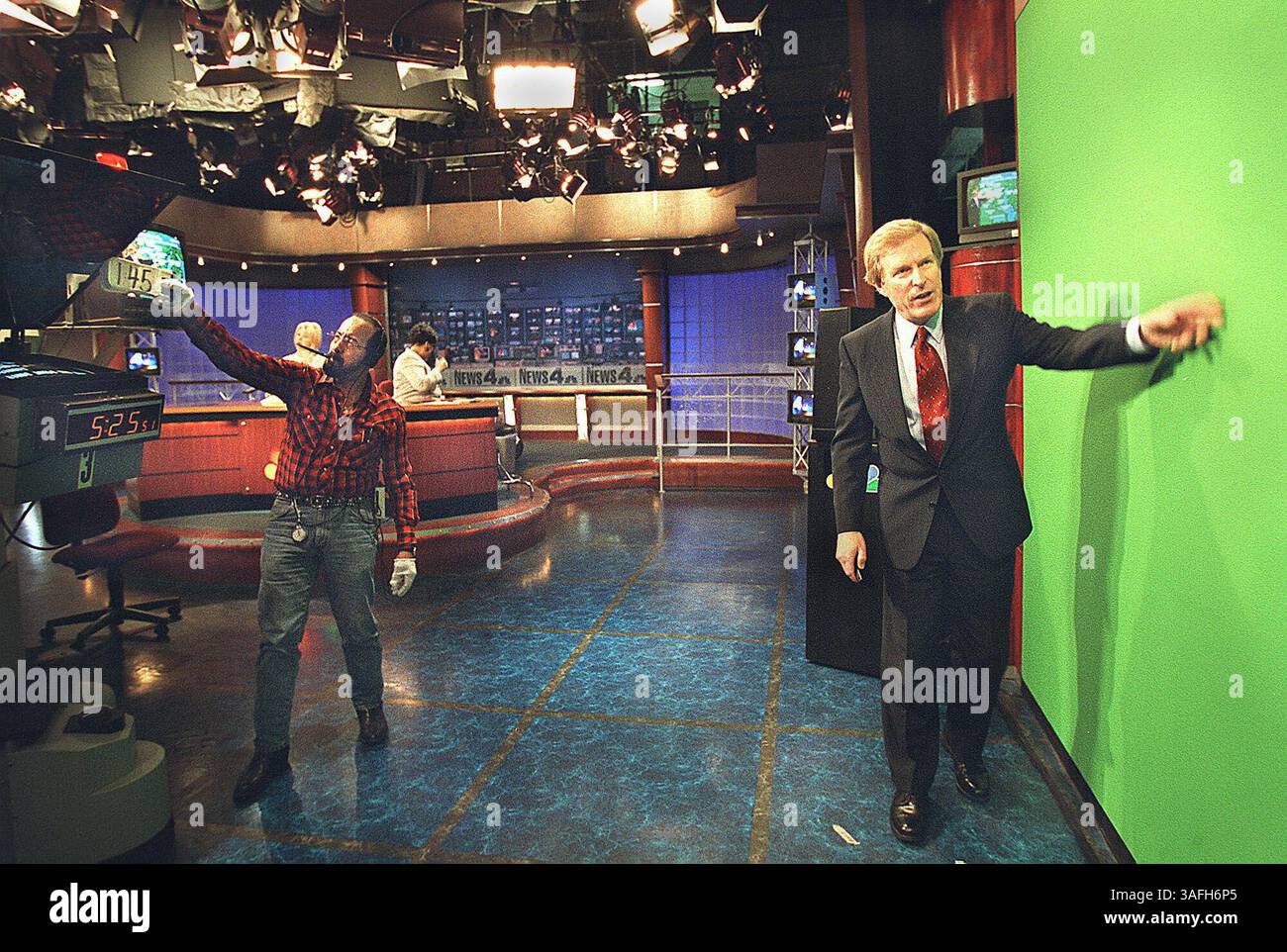 Forecast studio green screen hi-res stock photography and images - Alamy