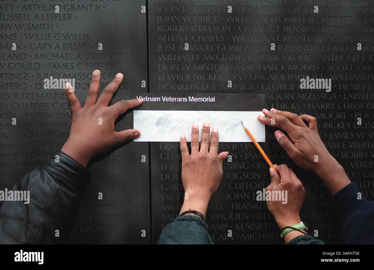 Vietnam war memorial wall students hi-res stock photography and images ...