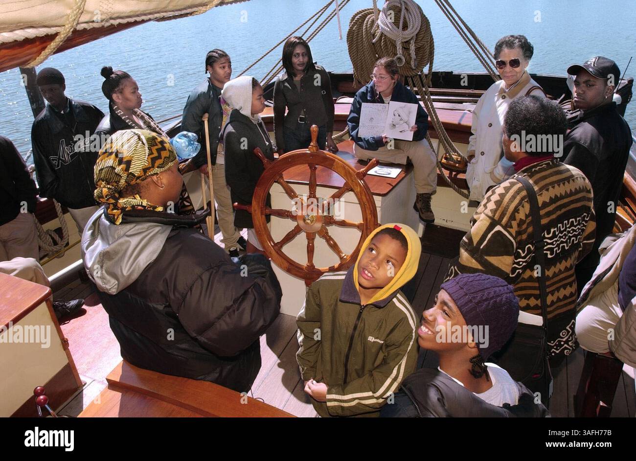 African slaves cargo hi-res stock photography and images - Alamy