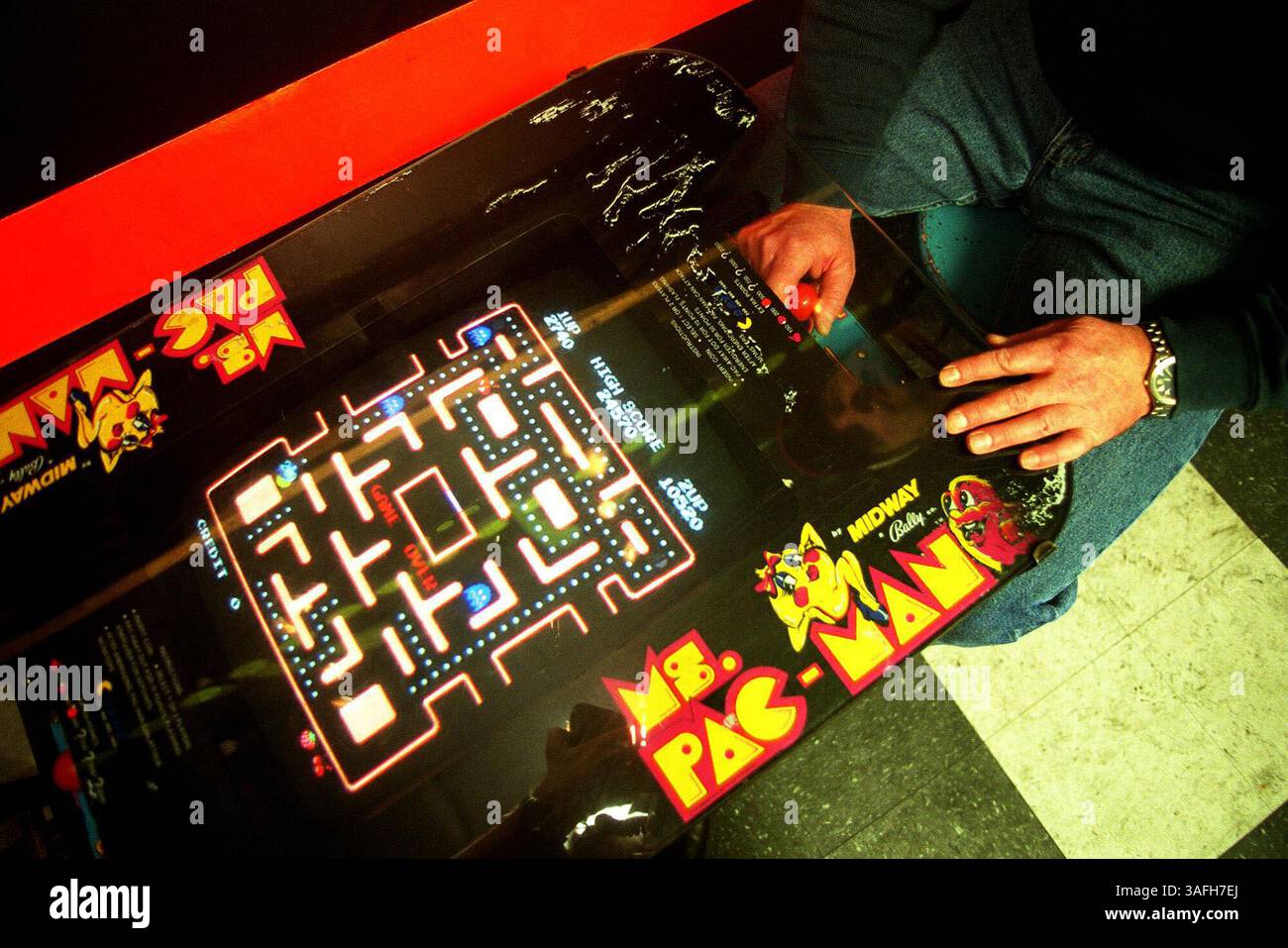 Pac man 80s hi-res stock photography and images - Alamy