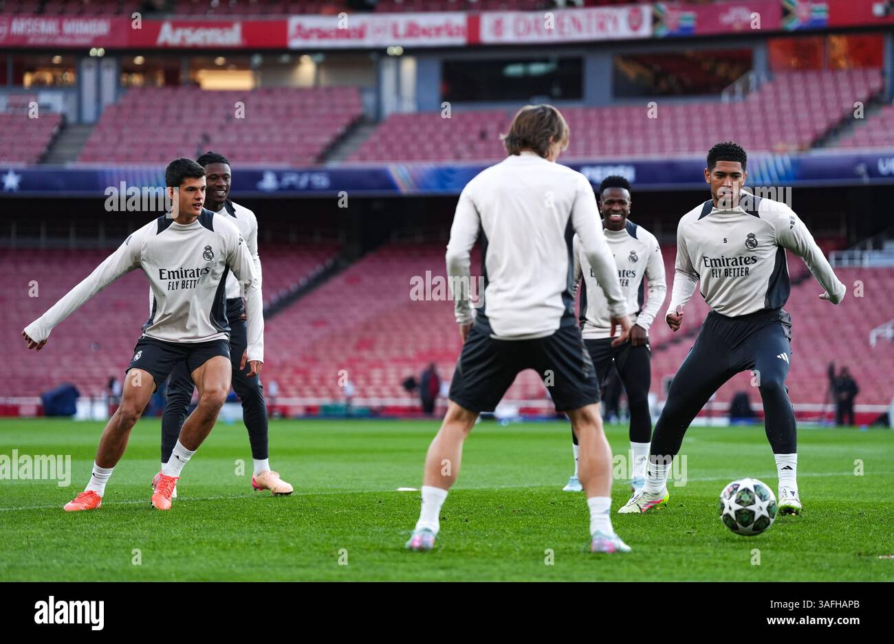 Real Madrid's Jude Bellingham (right) during a training session at the ...
