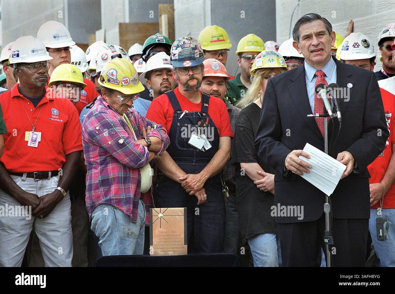 Pentagon construction workers watch as Deputy Defense Secretary Paul ...