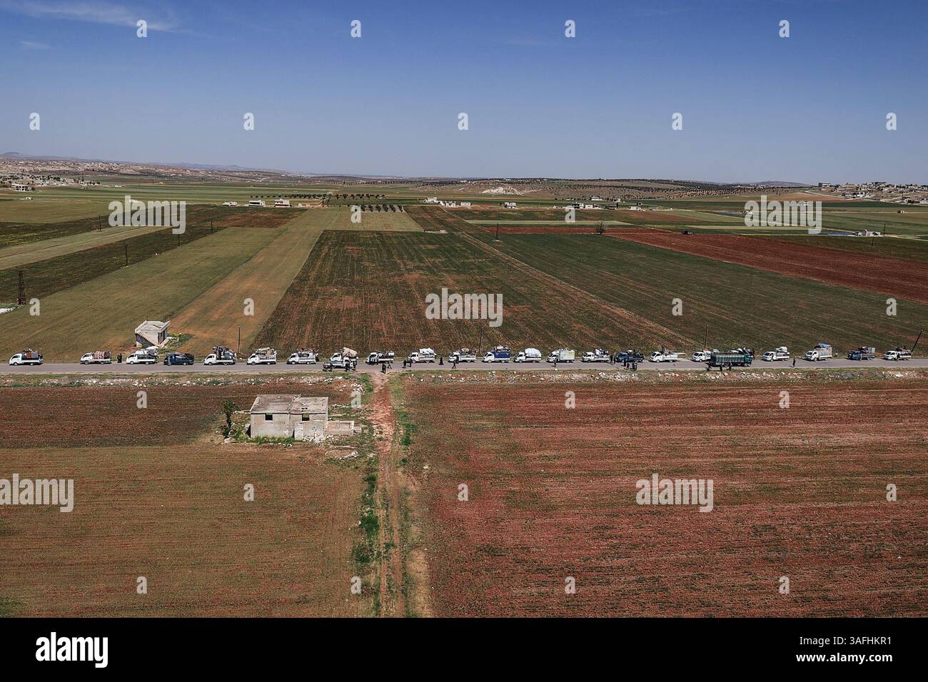 Idlib, Syria. 07th Apr, 2025. Displaced Syrian families form a return ...