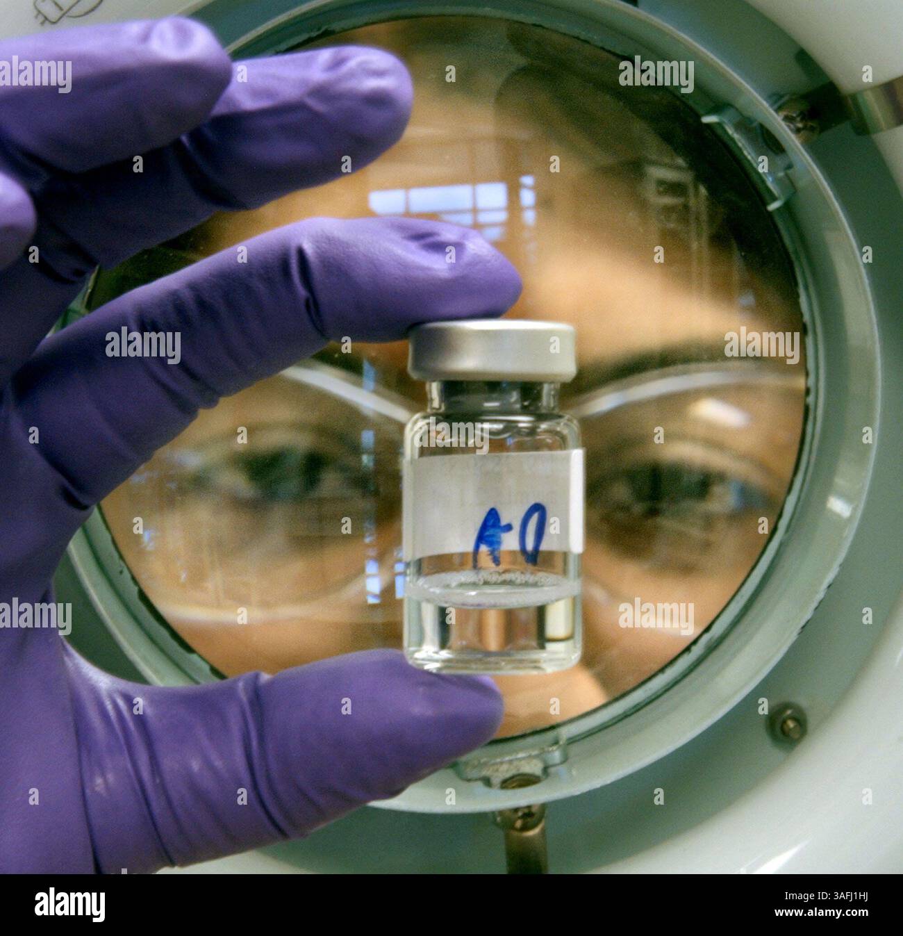 Human genome 2003 hi-res stock photography and images - Alamy