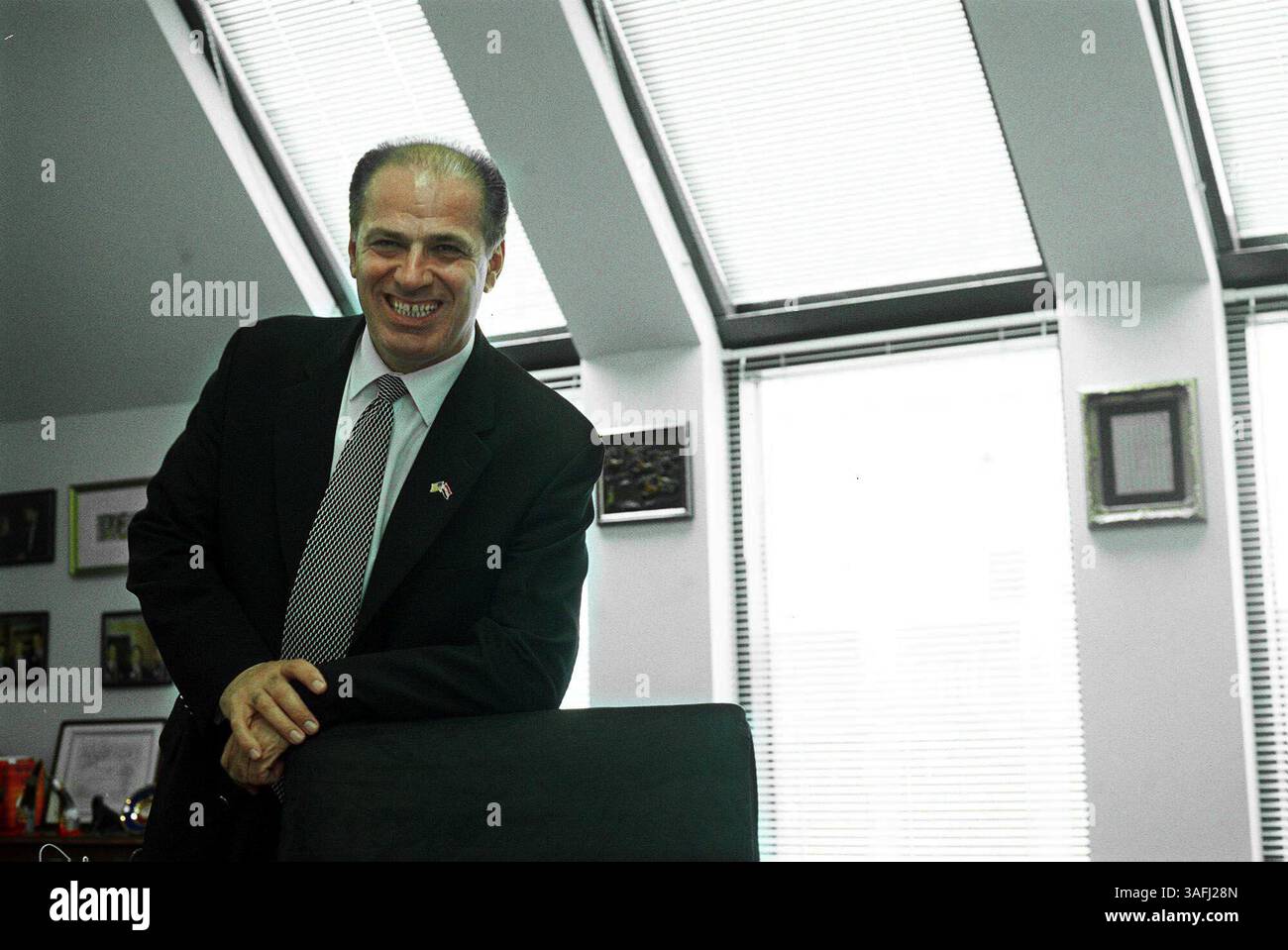 Iraqi businessman 2003 hi-res stock photography and images - Alamy
