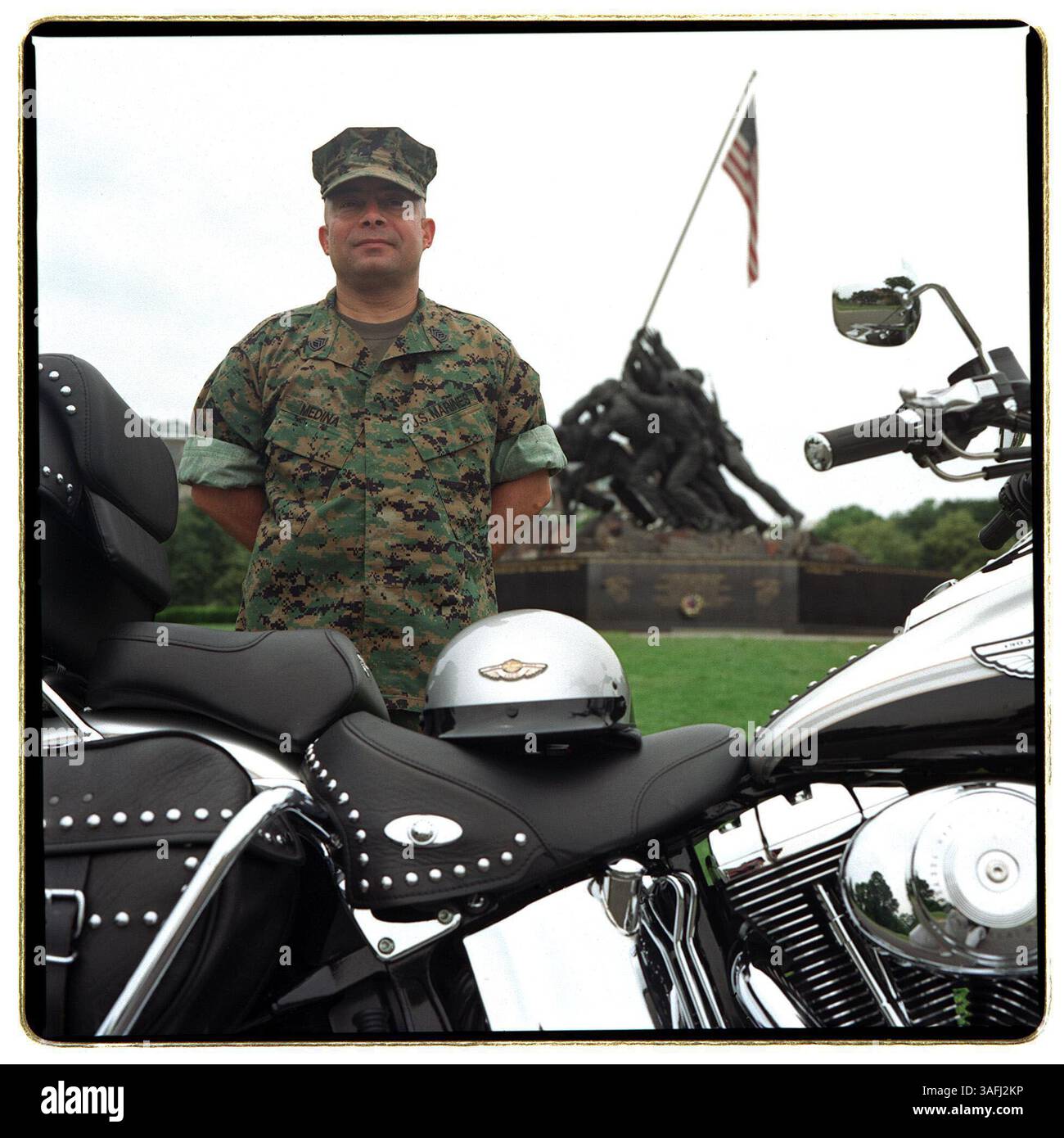 Eric Medina, a gunnery sergeant.. in the Marine Corps reserve, belongs ...