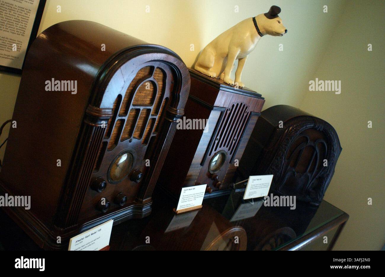 Old radios are displayed at the Radio-Television Museum in Bowie, Md ...