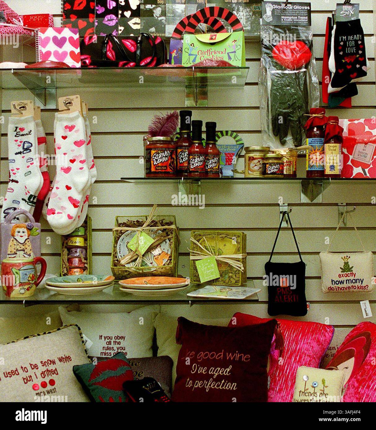 Only retial store hi-res stock photography and images - Alamy