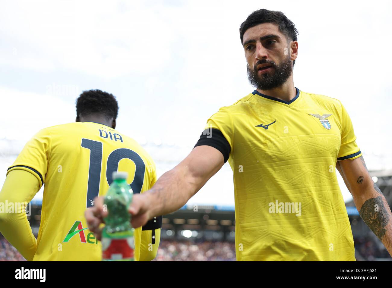 Bergamo, Italy, 6th April 2025. Samuel Gigot of SS Lazio drinks water ...