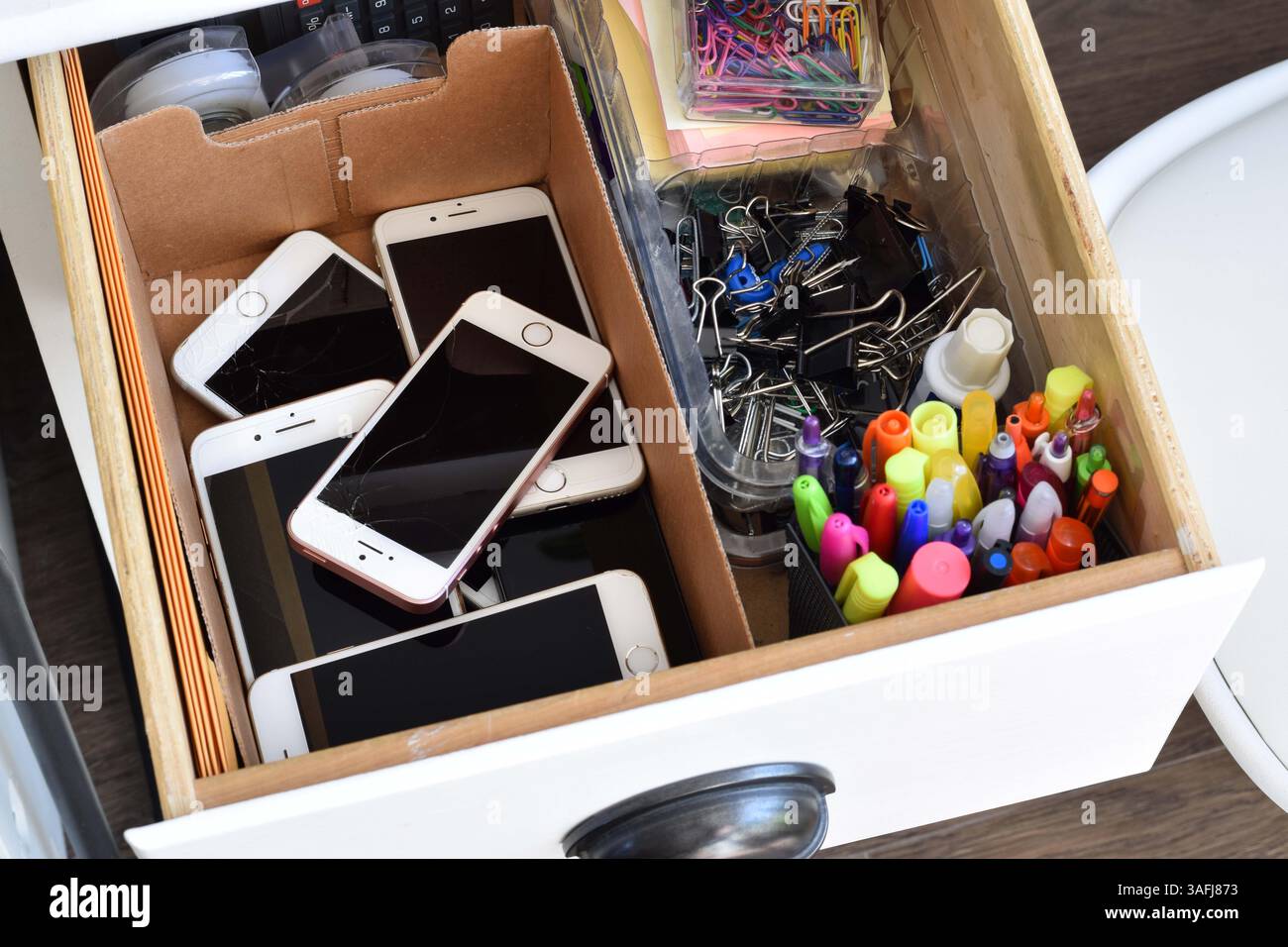 Clutter junk hi-res stock photography and images - Alamy