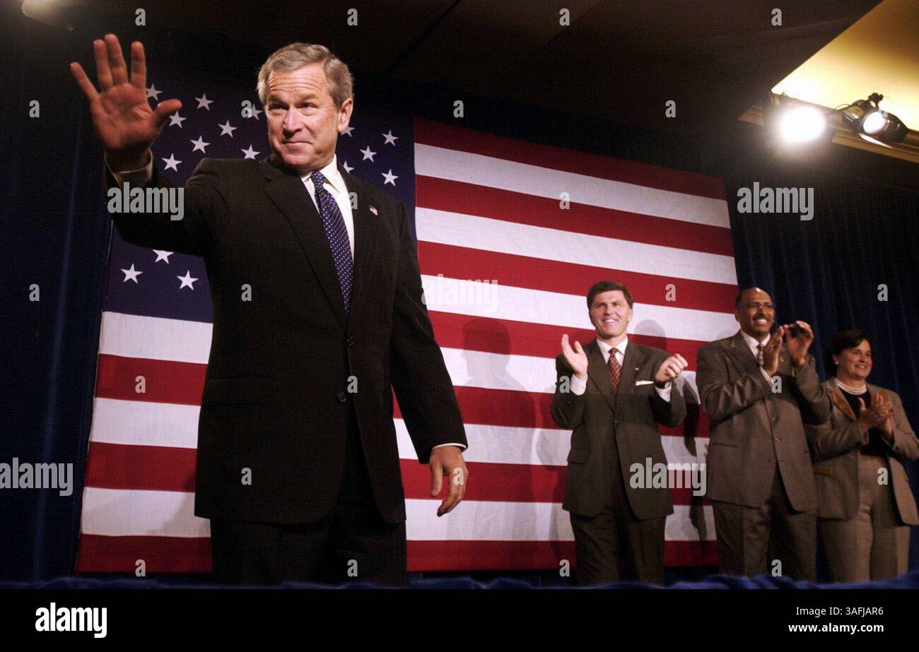 Cheney behind bush hi-res stock photography and images - Alamy