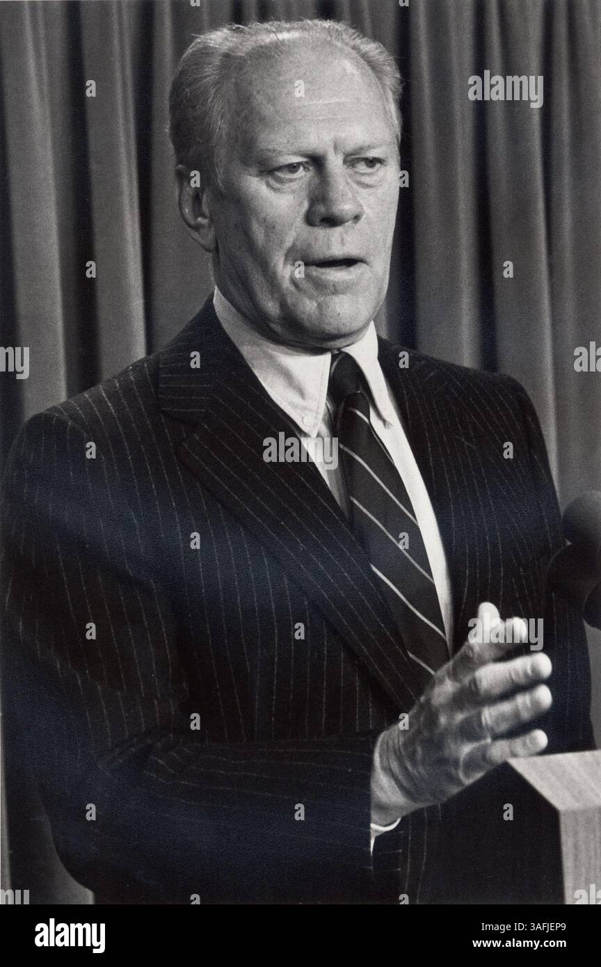 Former President Gerald Ford talks with reporters after talking with ...