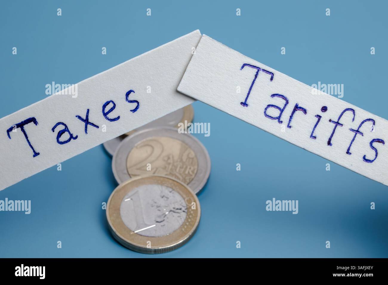 Business tariffs symbol government hi-res stock photography and images ...