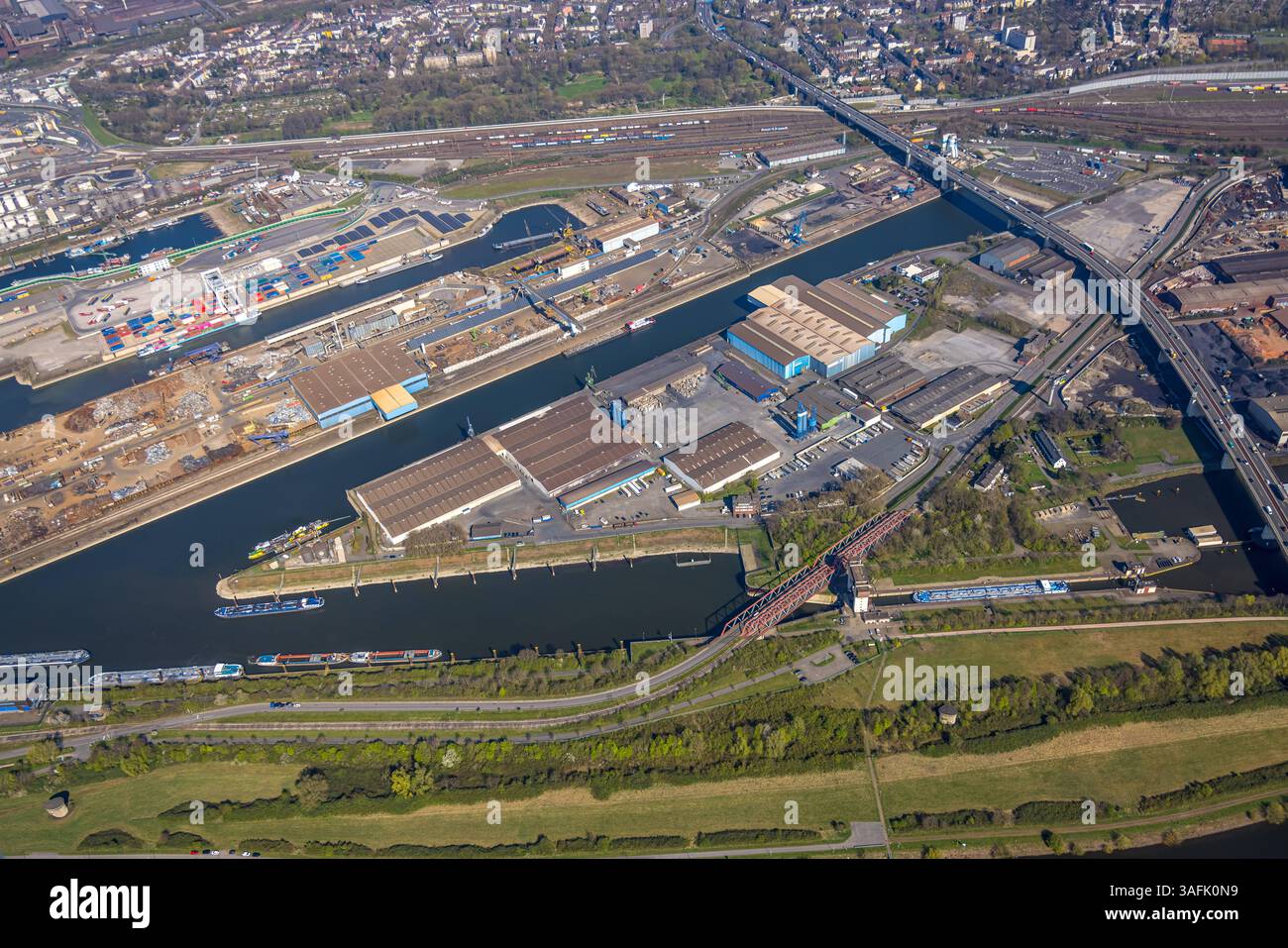 Luftbild, duisport Hafen Duisburg, Hafengebiet, Kohleninsel Container ...