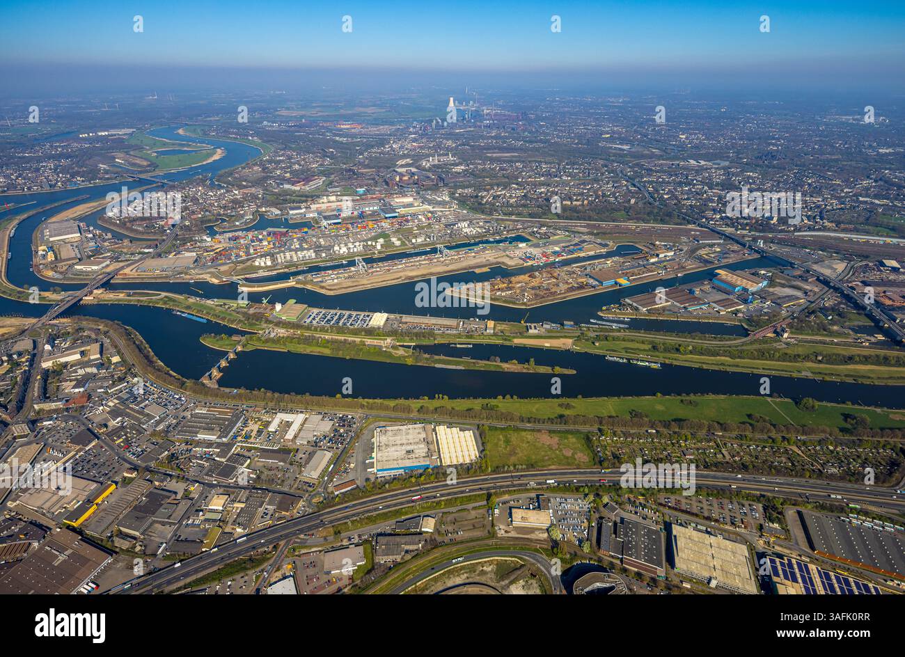 Luftbild, duisport Hafen Duisburg, Hafengebiet, Ölinsel, Kohleninsel ...