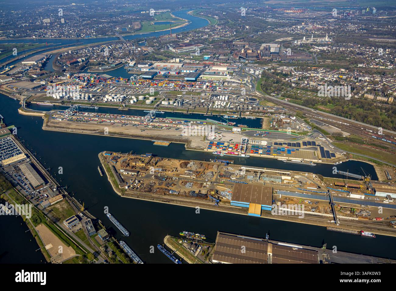 Luftbild, duisport Hafen Duisburg, Hafengebiet, Ölinsel, Kohleninsel ...