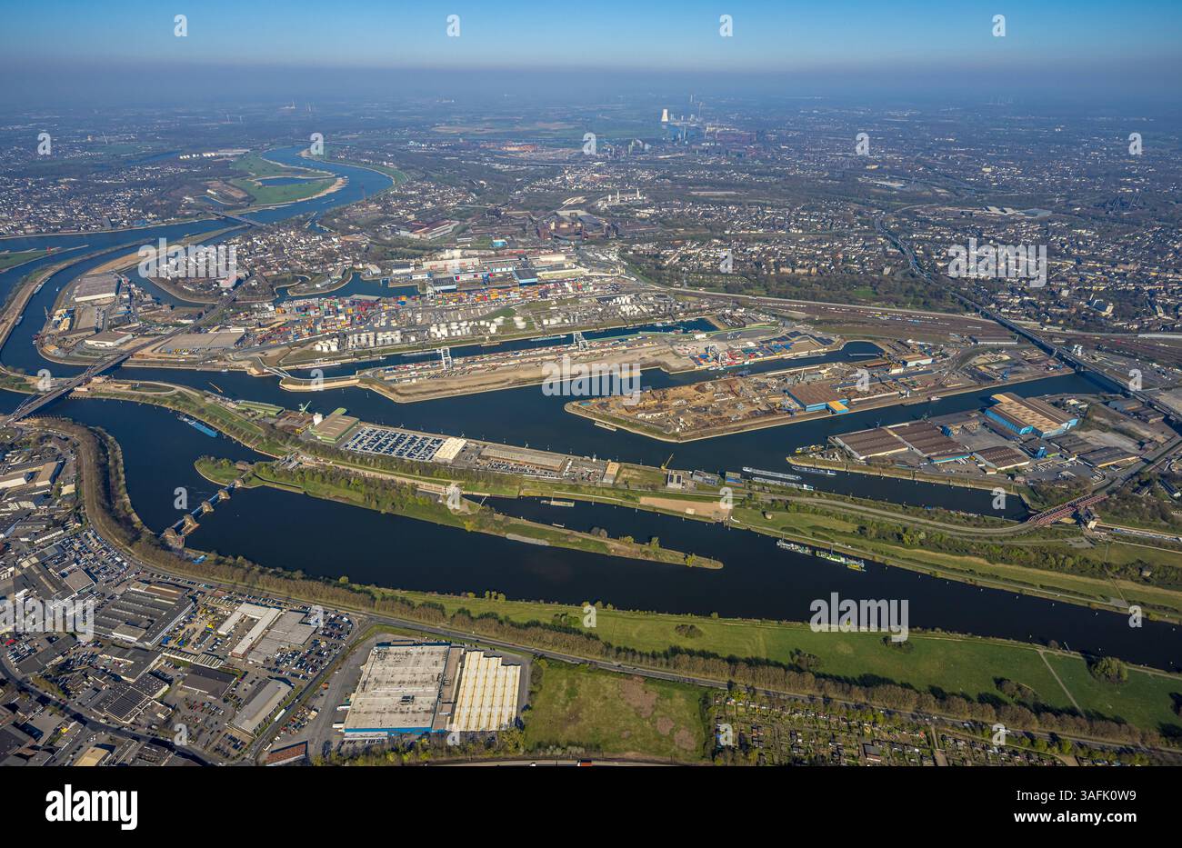 Luftbild, duisport Hafen Duisburg, Hafengebiet, Ölinsel, Kohleninsel ...