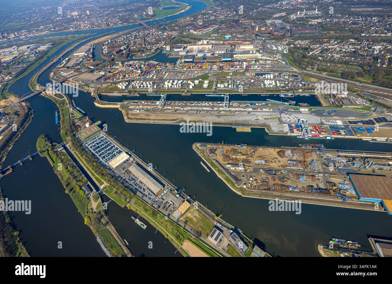 Luftbild, duisport Hafen Duisburg, Hafengebiet, Ölinsel, Kohleninsel ...