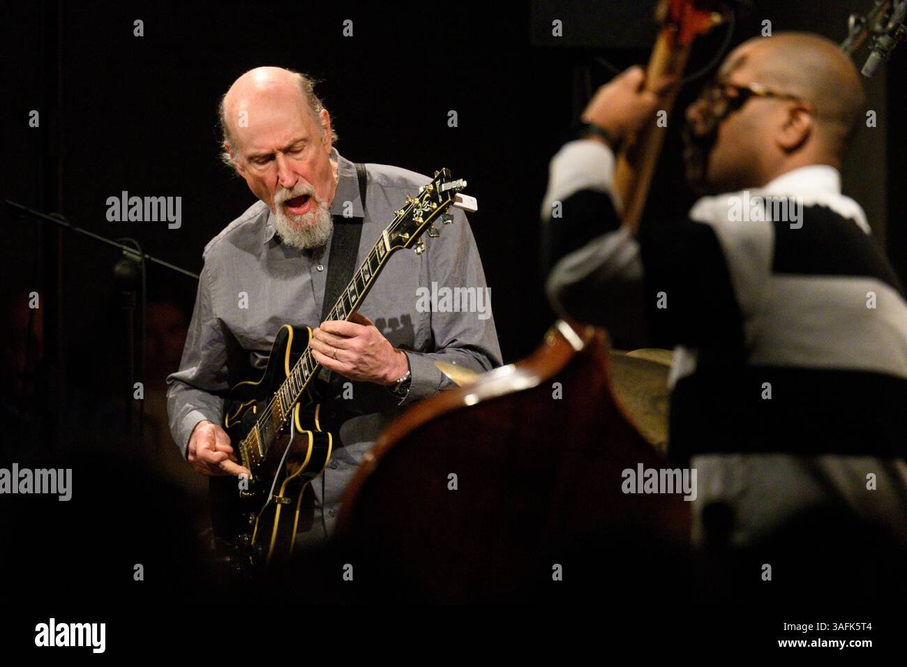 Prague, Czech Republic. 07th Apr, 2025. American jazzman and guitarist ...