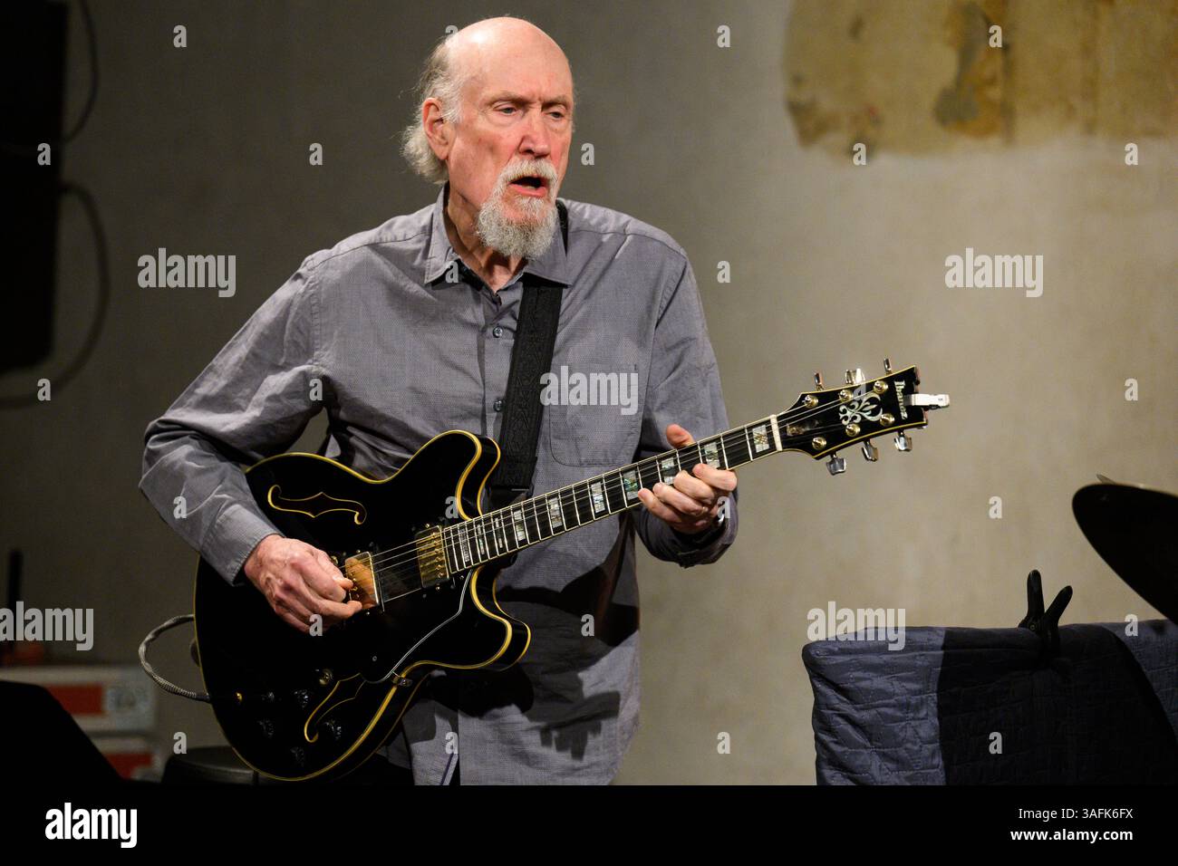 Prague, Czech Republic. 07th Apr, 2025. American jazzman and guitarist ...