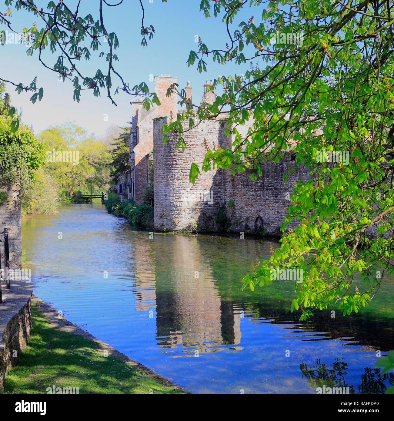 The Bishop's Palace and moat, Wells, Somerset, England. Spring taken ...