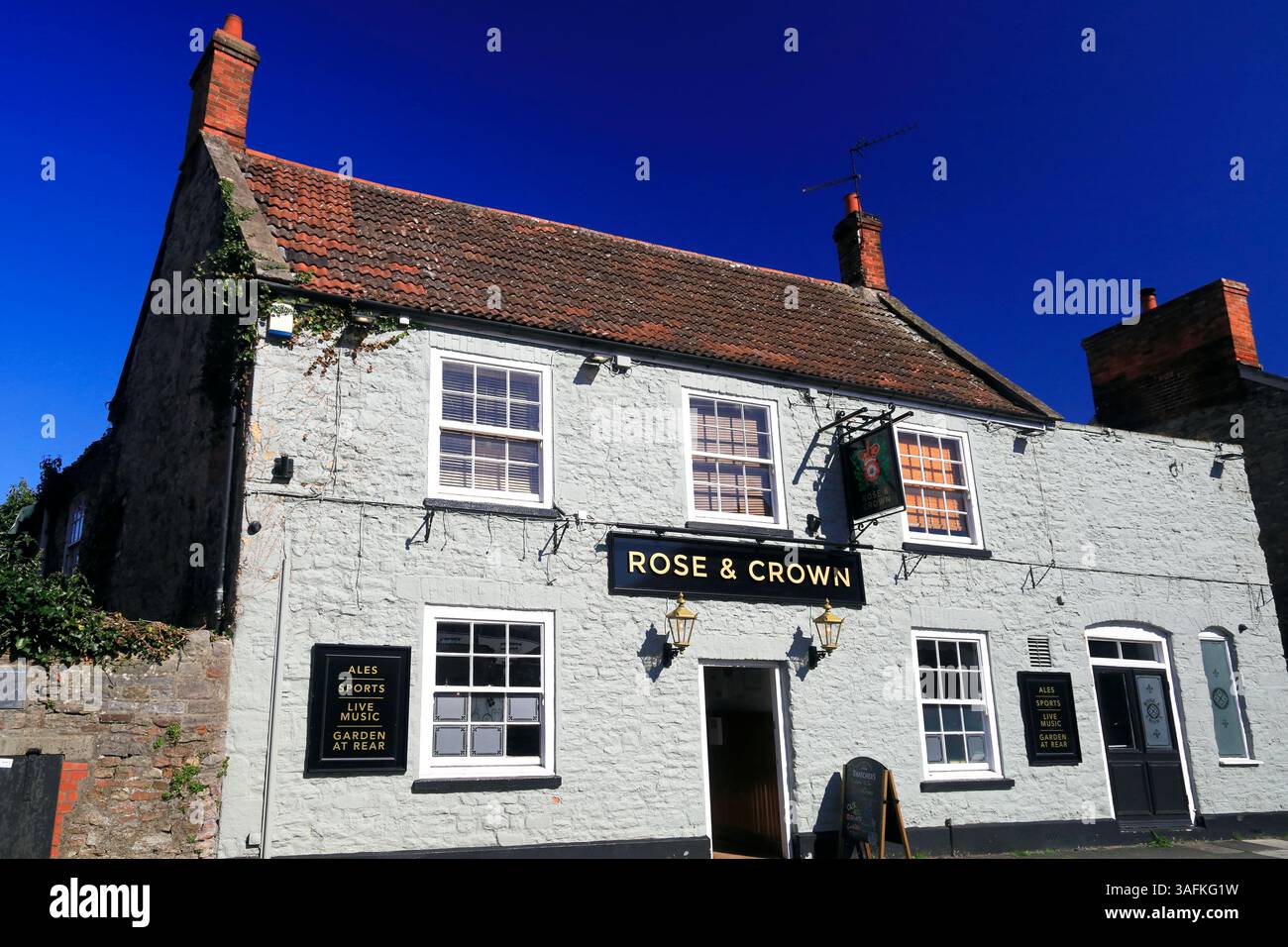 The Rose and Crown public house, Wells, Somerset, England. Spring taken ...
