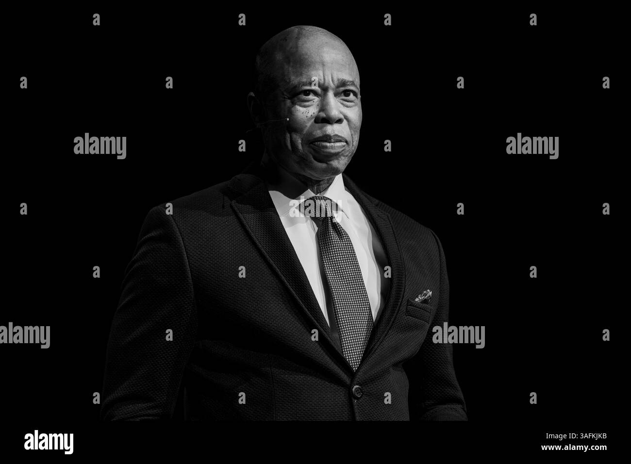 Mayor Eric Adams responds with own performance on stage as he was ...