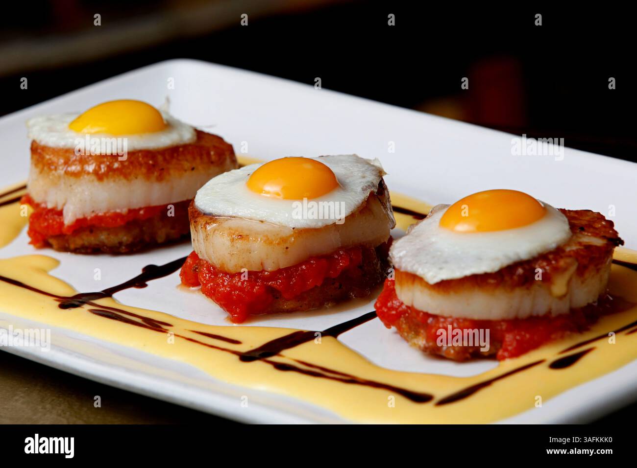 May 29, 2012 - Colombia - Bogota 29 de mayo de 2012. Scallops a Caballo ...