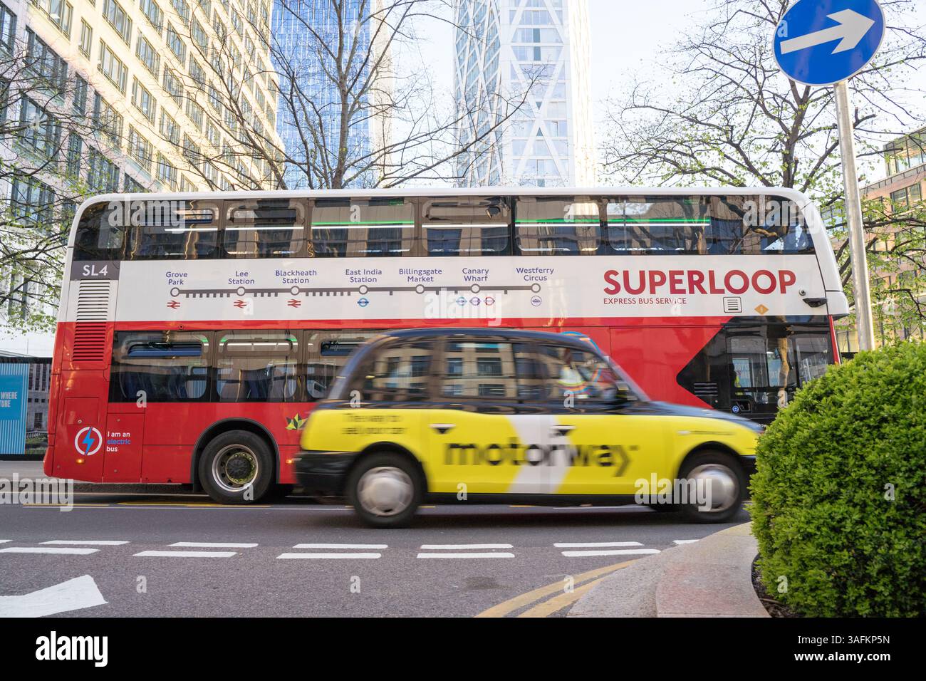 Superloop express bus sl4 route hi-res stock photography and images - Alamy