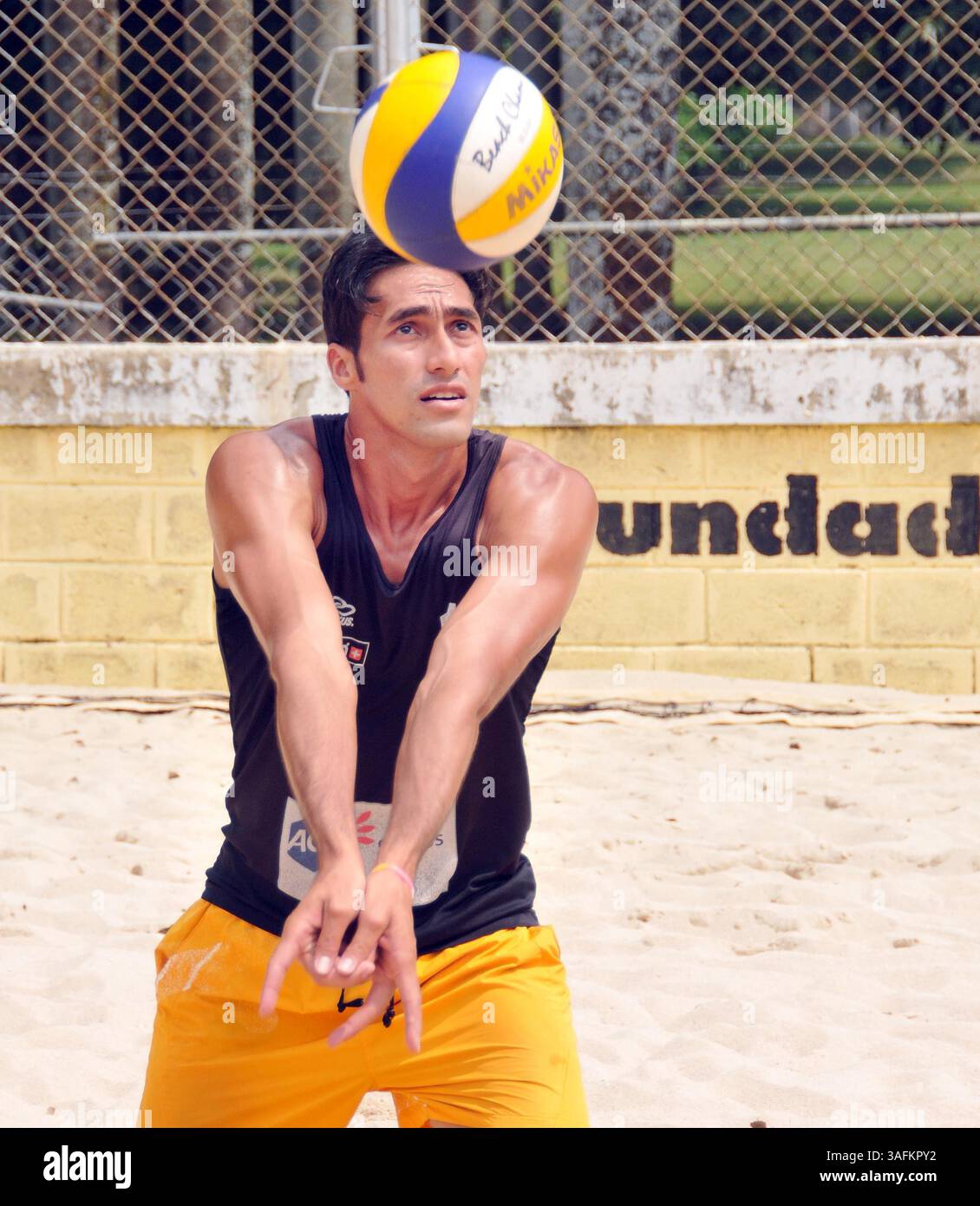 Voleibol voleibol de playa hi-res stock photography and images - Alamy