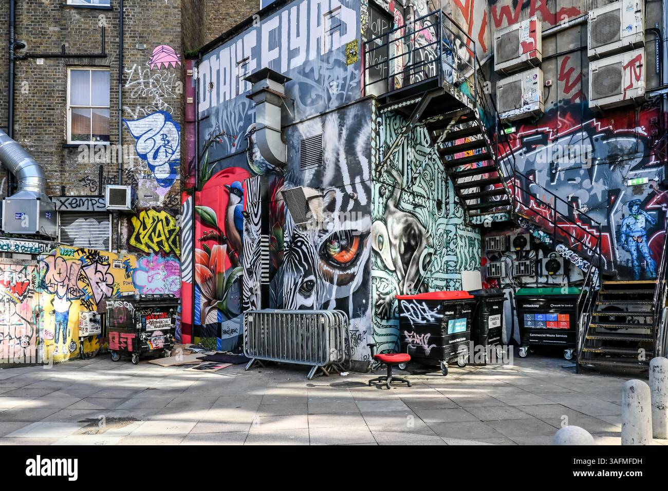 New Inn Yard Stock Photo - Alamy