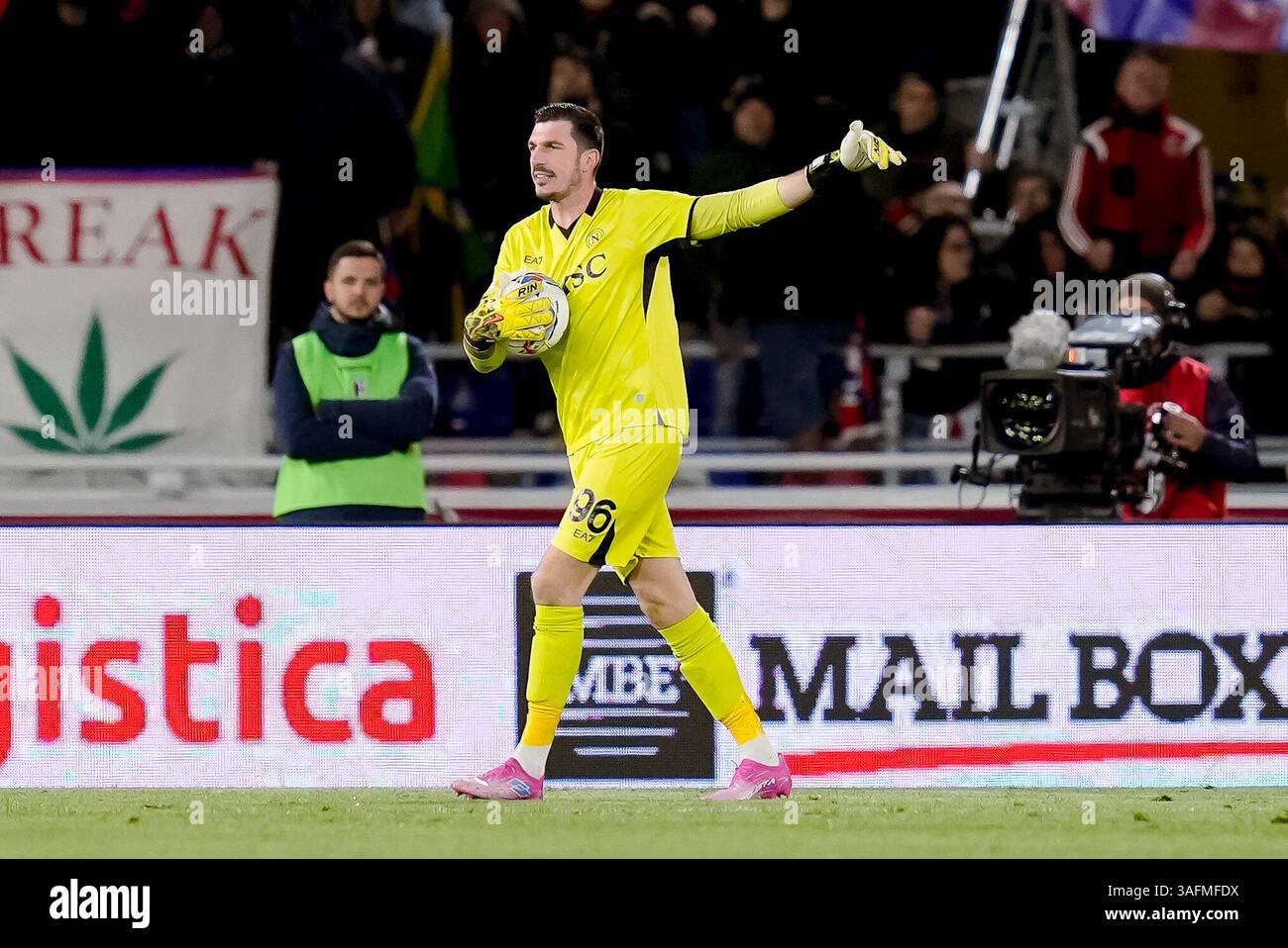 Bologna, Italy. 07th Apr, 2025. Simone Scuffet of SSC Napoli during the ...