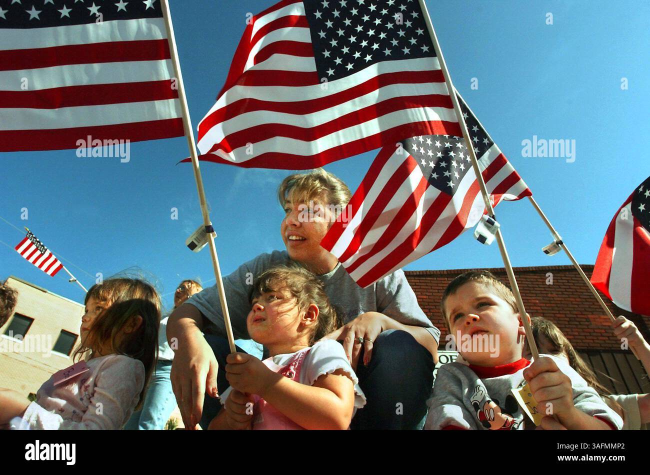 CAPTION: (11/12/2004, INVERNESS): (From left) Brooke McLean, 4, Dru Skiver (cq), 3, and Jared ...