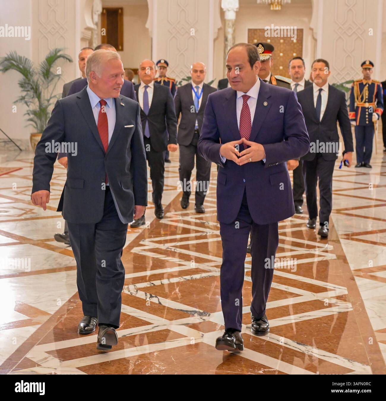 Cairo, Egypt. 07th Apr, 2025. Jordan's King Abdullah II (L) meets ...