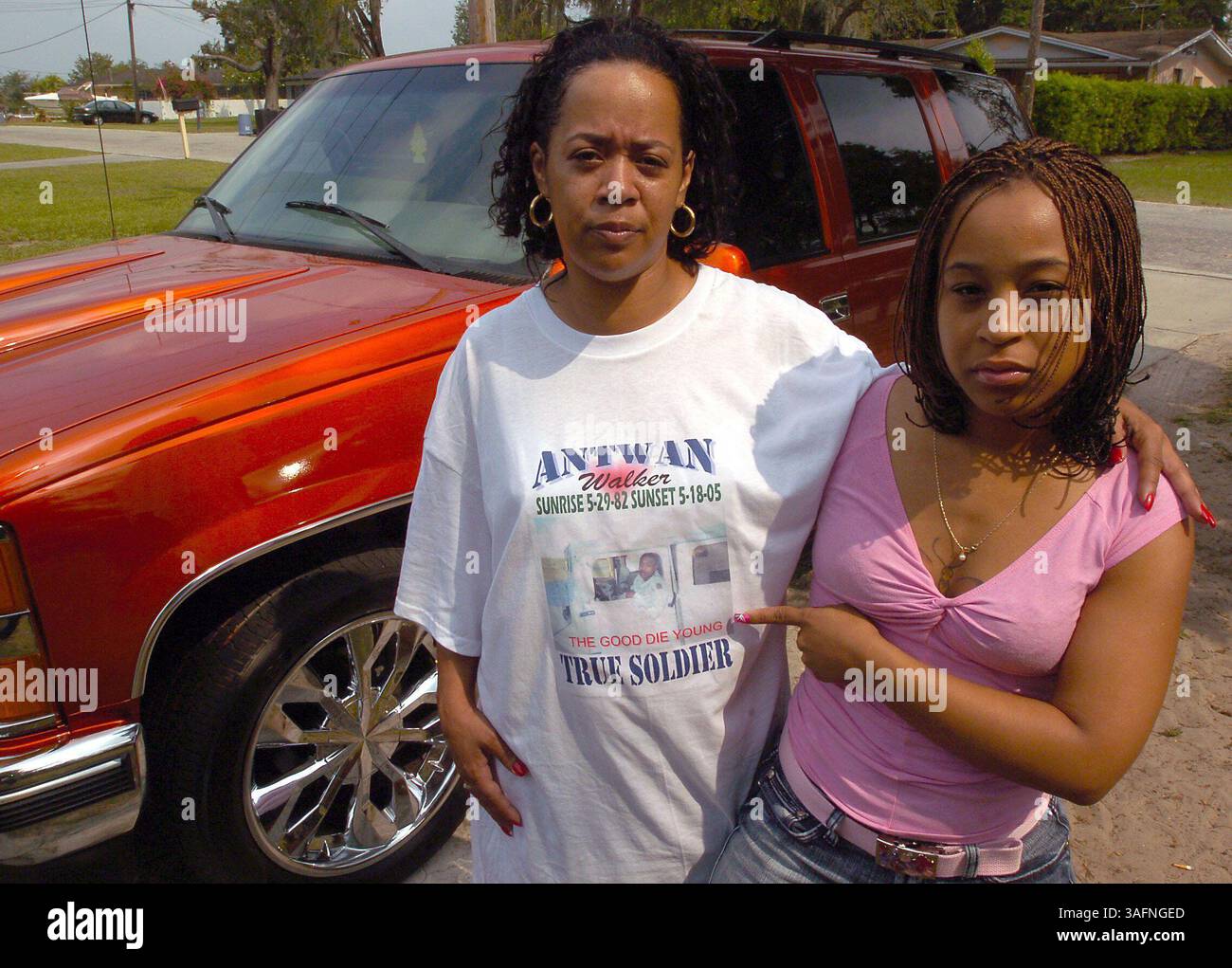 CAPTION: (05/24/2005, (Tampa, FL) Carol Pringle (cq) and Tiffany Walker ...