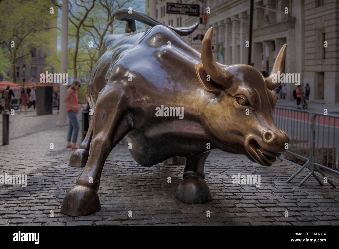USA. 06th Apr, 2025. The Wall Street Bull statue in Manhattan. (Photo ...
