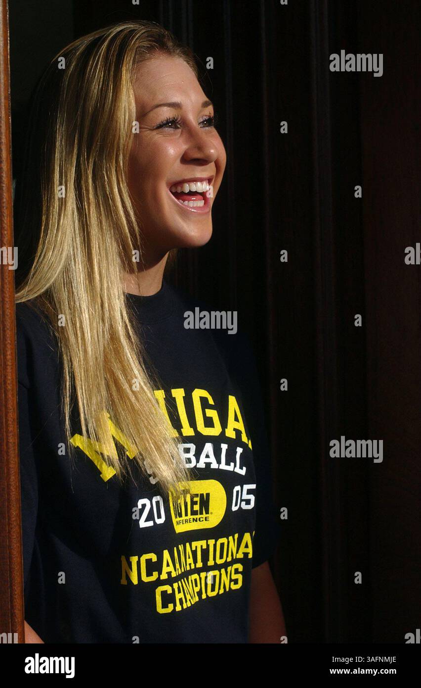 Feature on Countryside High School softball player Alleigh Kidman, (cq ...