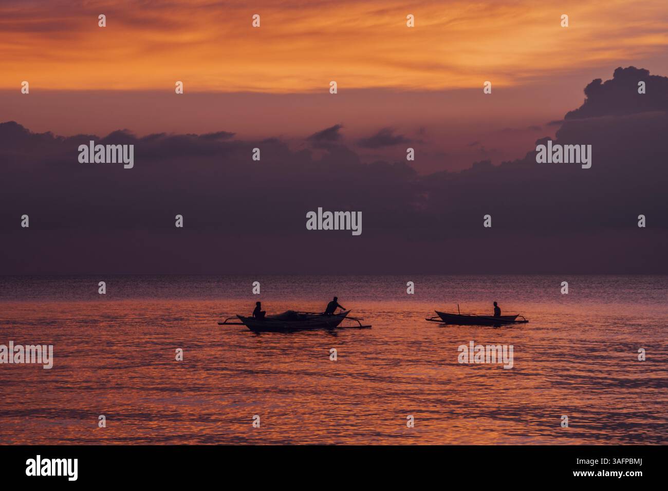 Stunning sunset over waters hi-res stock photography and images - Alamy