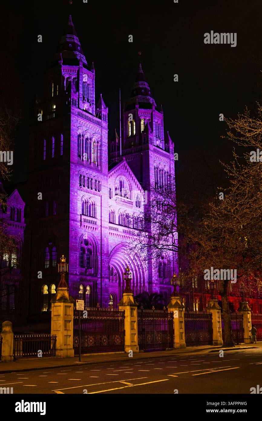 The front of the iconic Waterhouse Building of the Natural History ...
