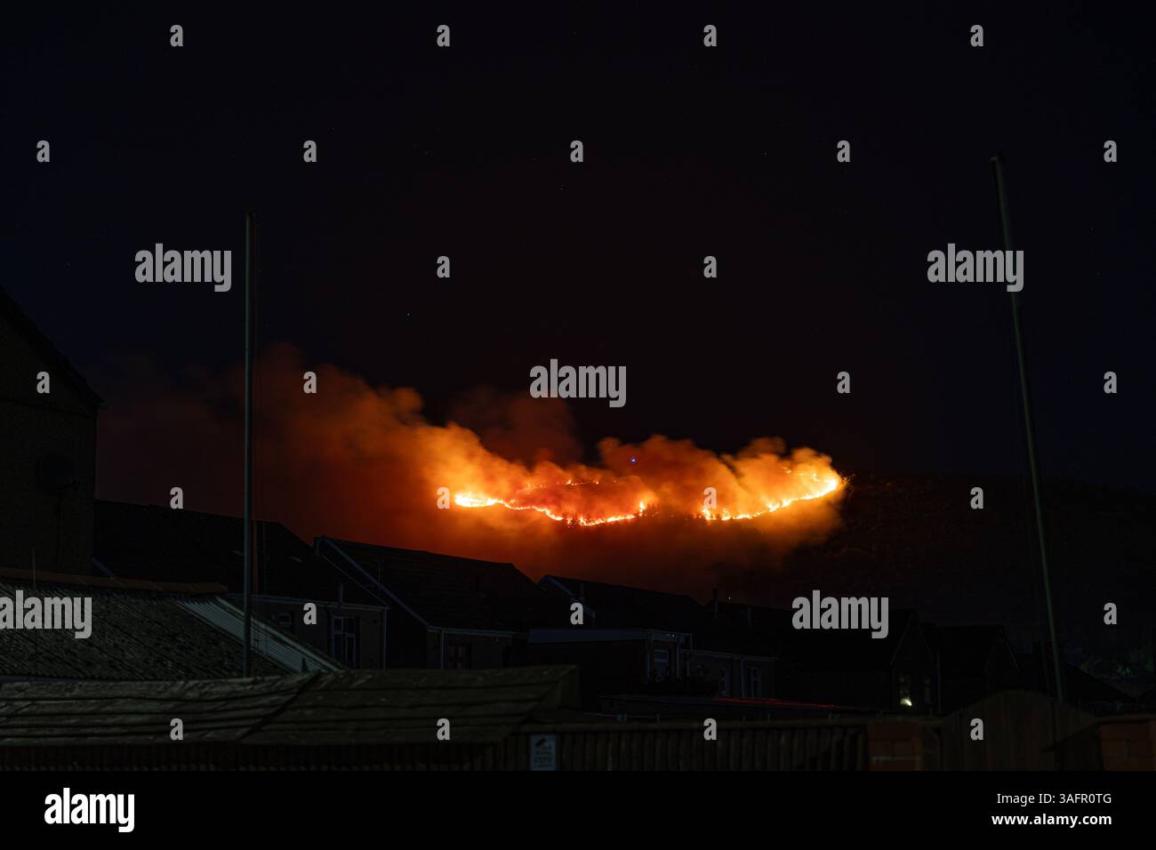 Port Talbot, Wales, Uk. 7th April 2025. Mountainside fire on Mynydd ...