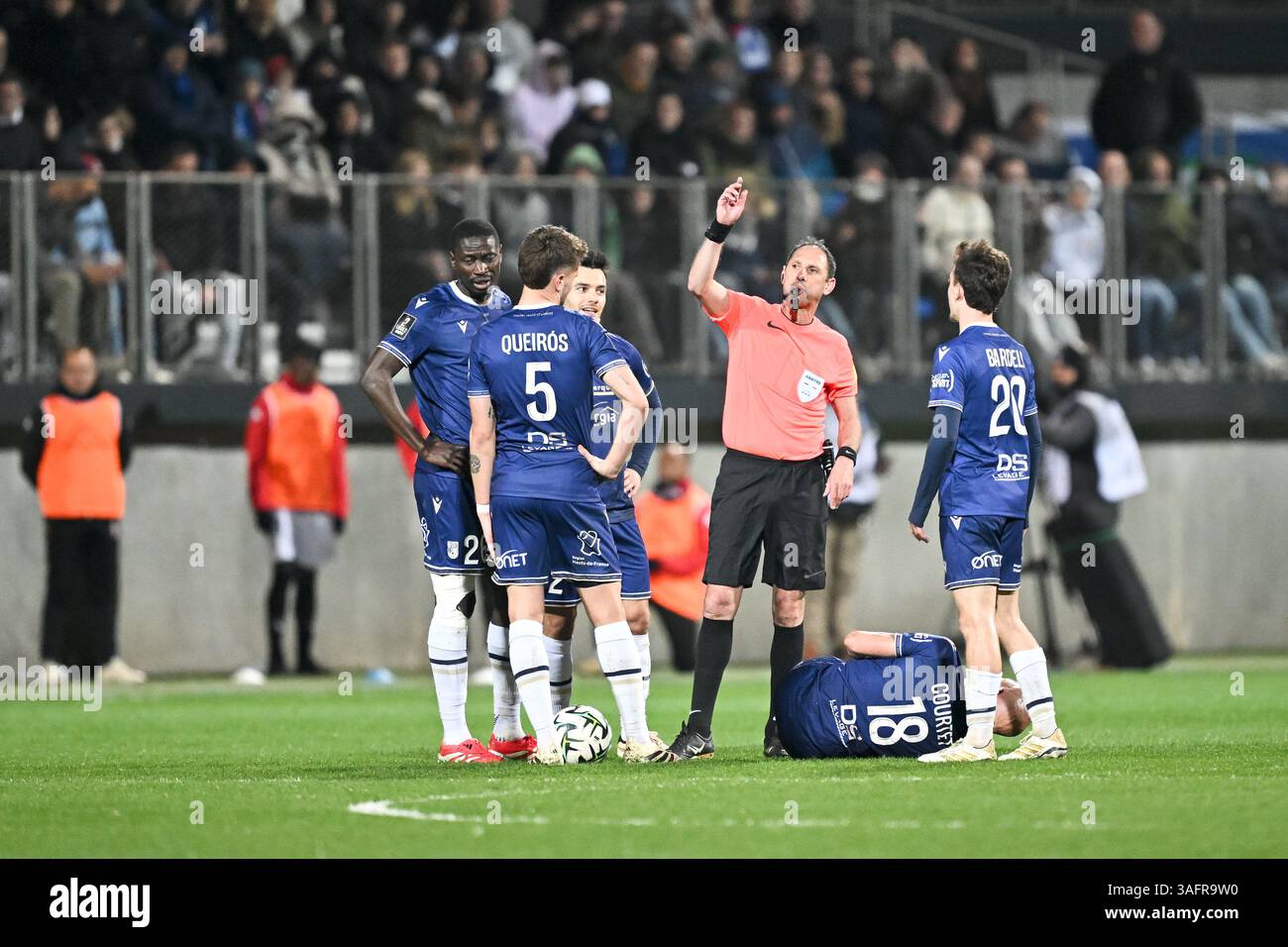 Mikael LESAGE (ARBITRE) during the Ligue 2 BKT match between Dunkerque ...