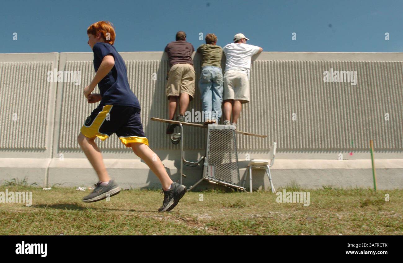 CAPTION: (09/07/2005,NEW ORLEANS, LA.) John Karlin, 11, of River Ridge ...