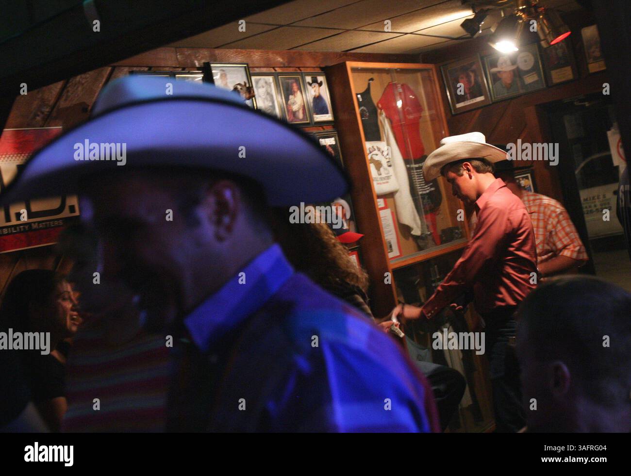 20051020 - TAMPA - Entranceway of the Dallas Bull, where IDs are ...