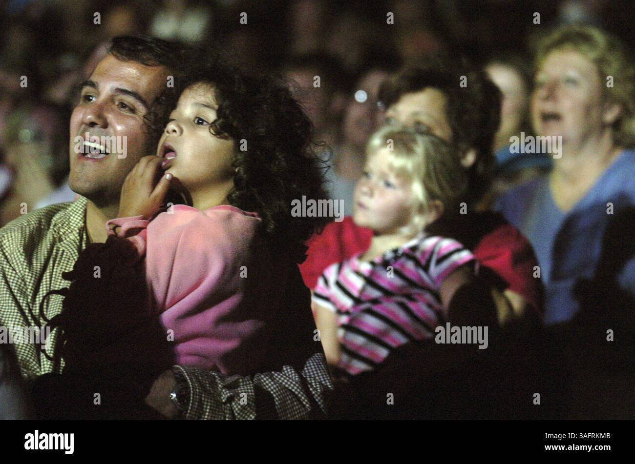 CAPTION: (Tampa, 1/4/2006).STORY SUMMARY: Marty Galindo (cq), left, and ...