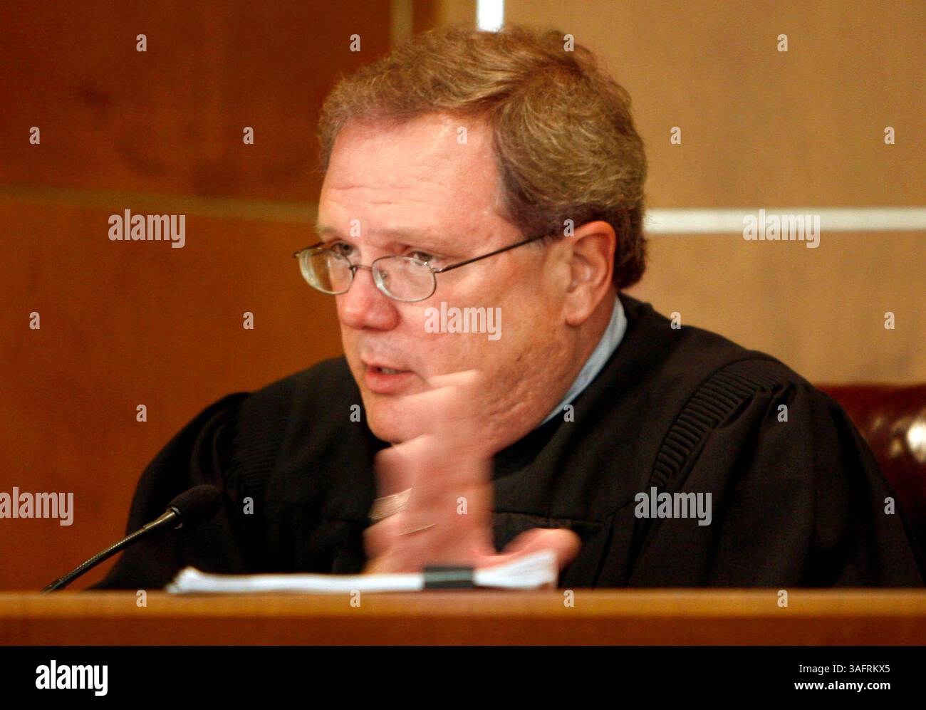photo 2of4.CAPTION: (07/28/2006, INVERNESS) Circuit Judge Ric Howard ...