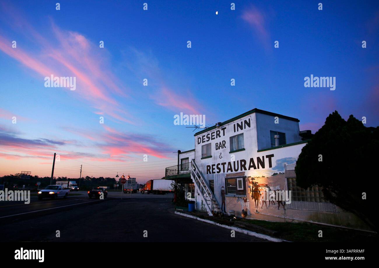 Yeehaw Junction -- 05/19/2006) PHOTO 1: Sunrise in Yeehaw Junction ...