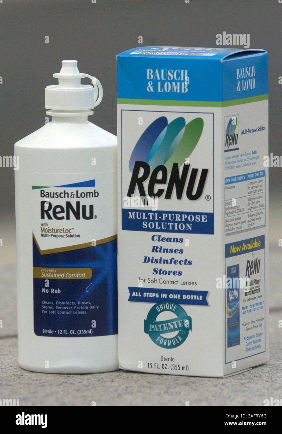 Caption: (Thursday, 04/27/2006 Tampa) Bausch & Lomb contact lens ...