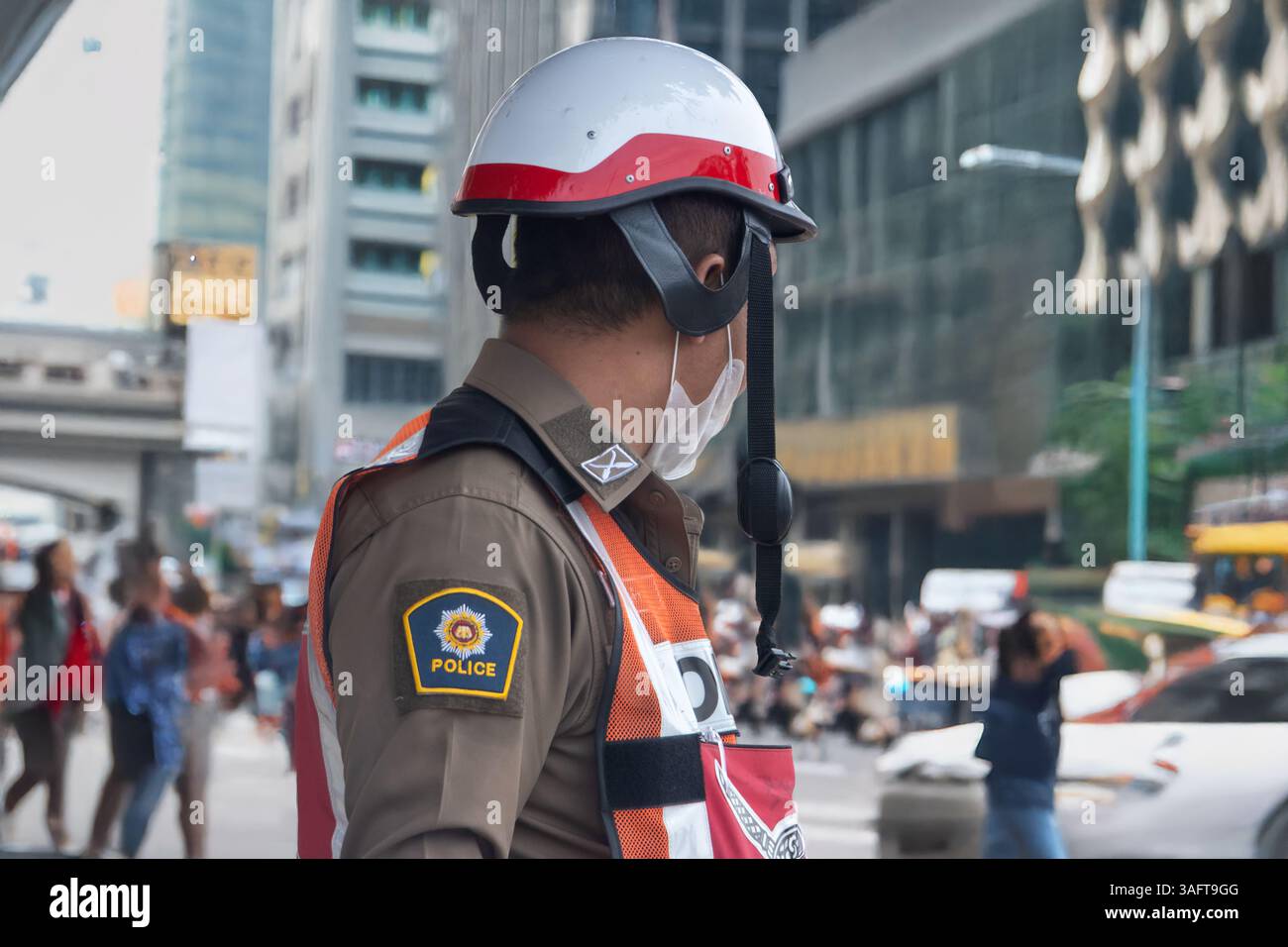 Policeman regulates traffic on streets hi-res stock photography and ...