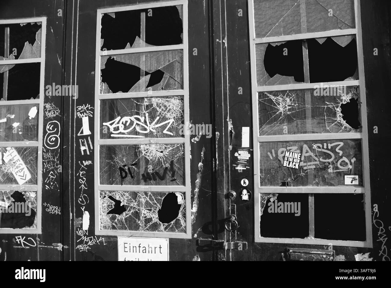 Urban mural graffiti murals Black and White Stock Photos & Images - Alamy