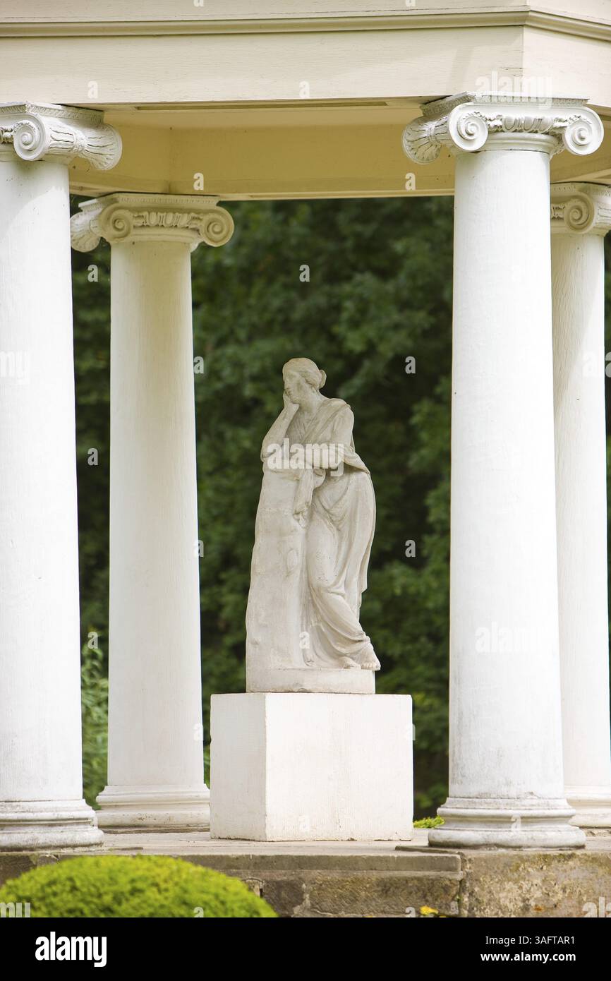 Tiefurt is the former centre of Weimar court society. From 1781, the ...